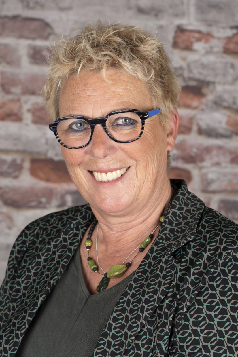 Lucian van Staveren-Voet - SZZ